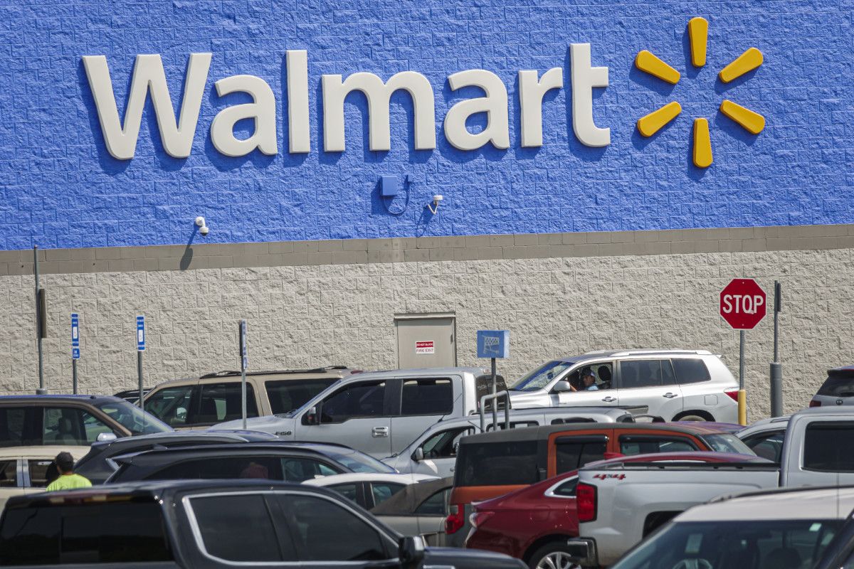 Walmart sends a hard-nosed message to employees