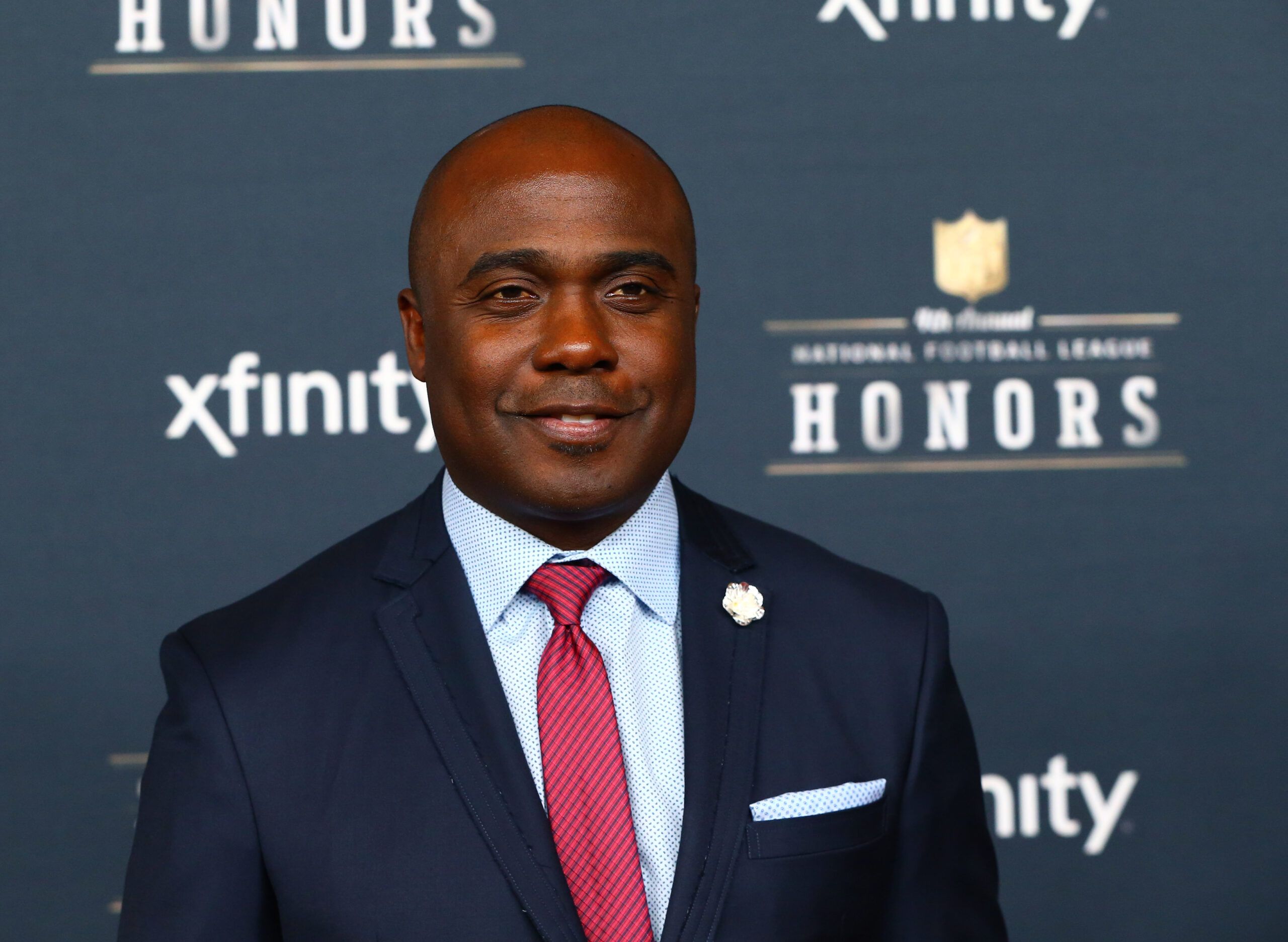 Deion Sanders hires Rams legend Marshall Faulk as…