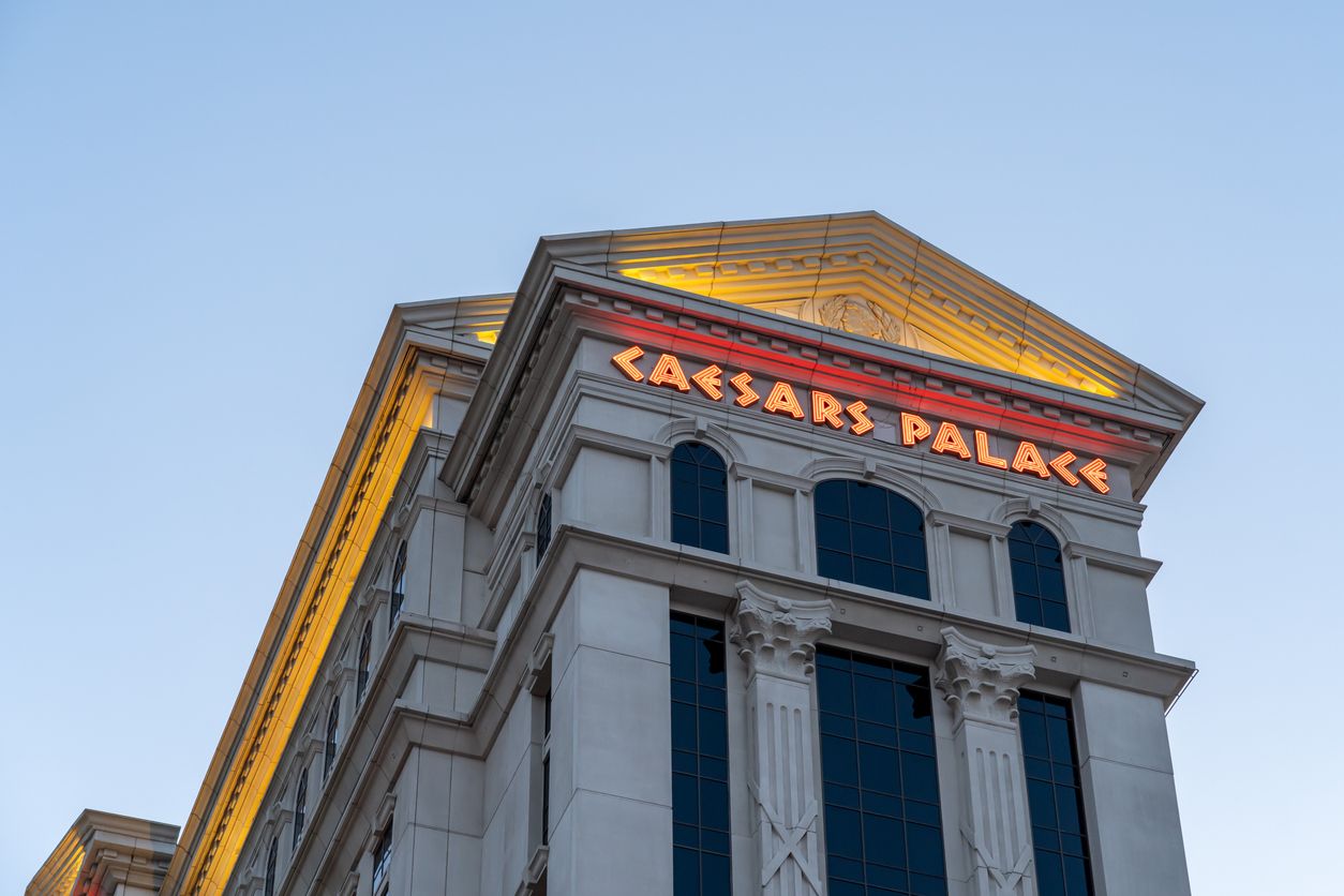 Are Wall Street Analysts Predicting Caesars…