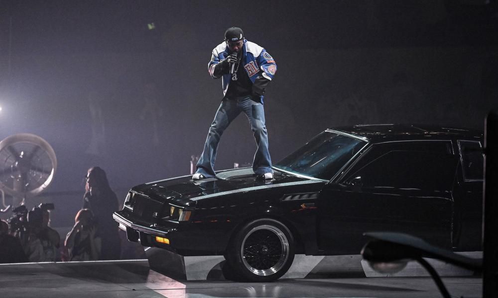 Kendrick Lamar’s bootcut jeans steal Super Bowl…