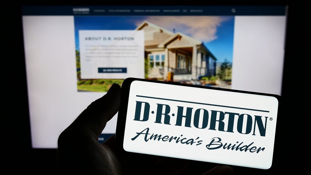 Do Wall Street Analysts Like D.R. Horton Stock?