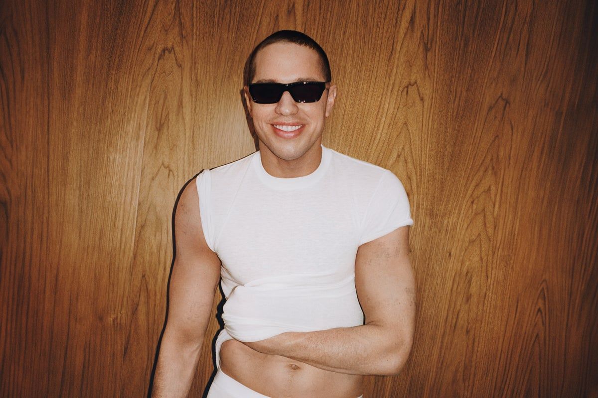 Pete Davidson reveals tattoo-free look in new…