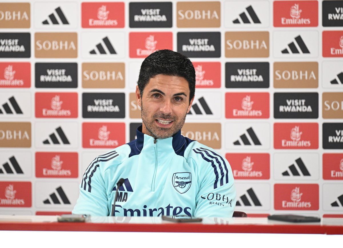 Mikel Arteta drops free agent striker hint as Arsenal…