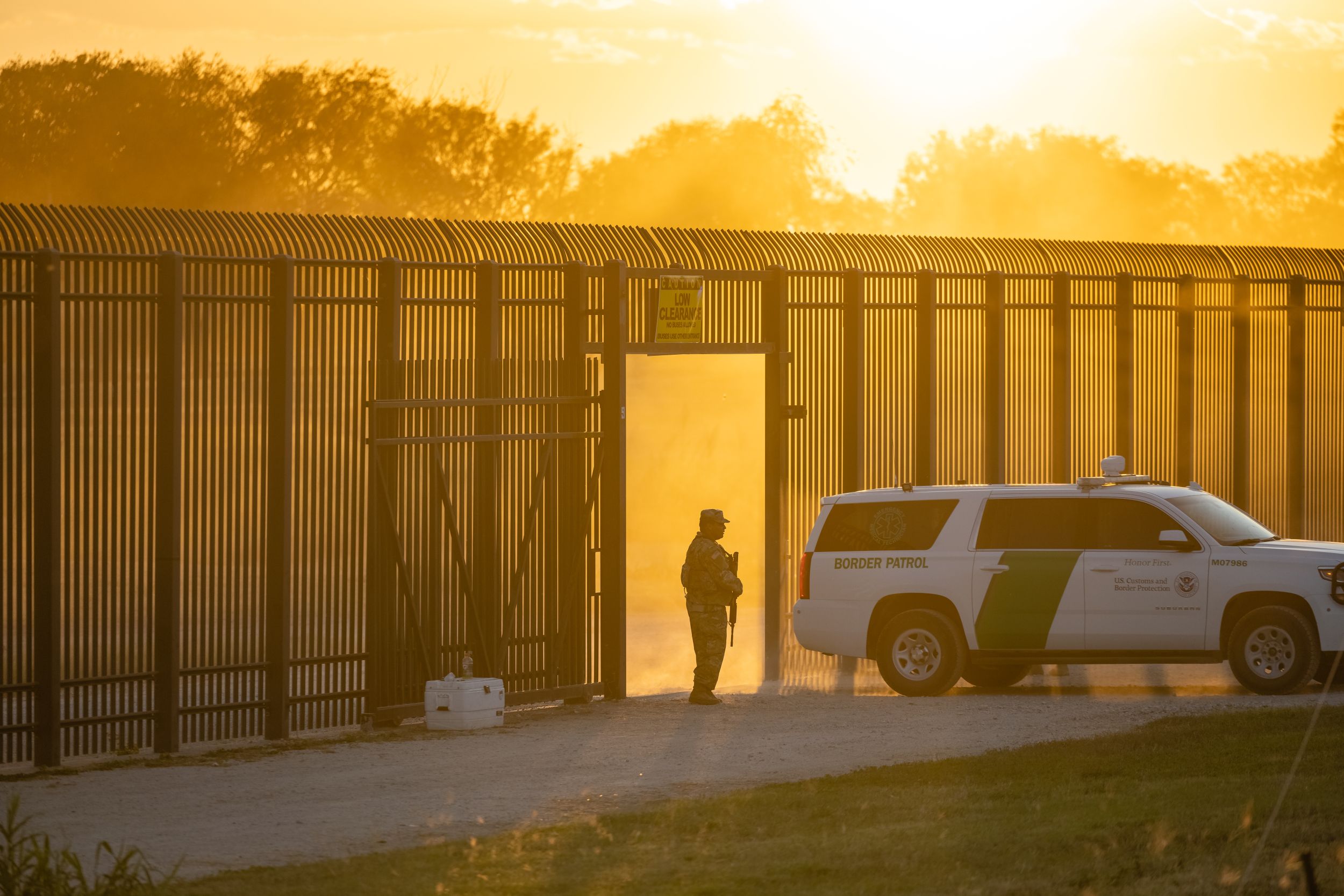 Hundreds Of Troops Are In Texas To Prevent Border…