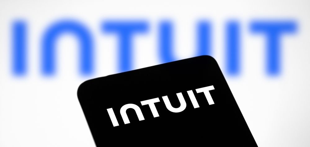 What Are Wall Street Analysts' Target Price for Intuit…