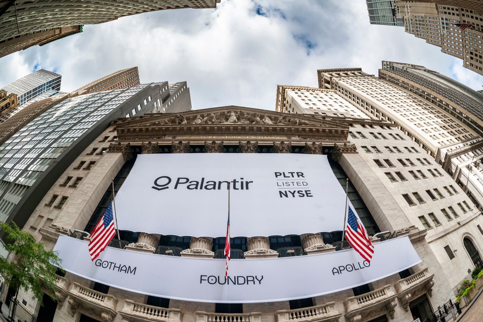 Palantir Shows Huge, Unusual Put Options Trades