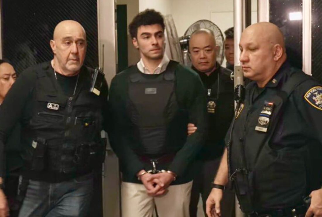 Luigi Mangione Arrives to Court in Bulletproof Vest as…