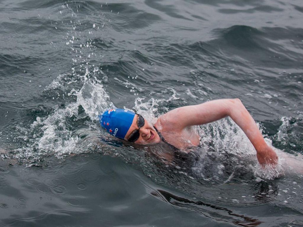 New Zealand swimmer Kim Chambers conquers the Dead Sea