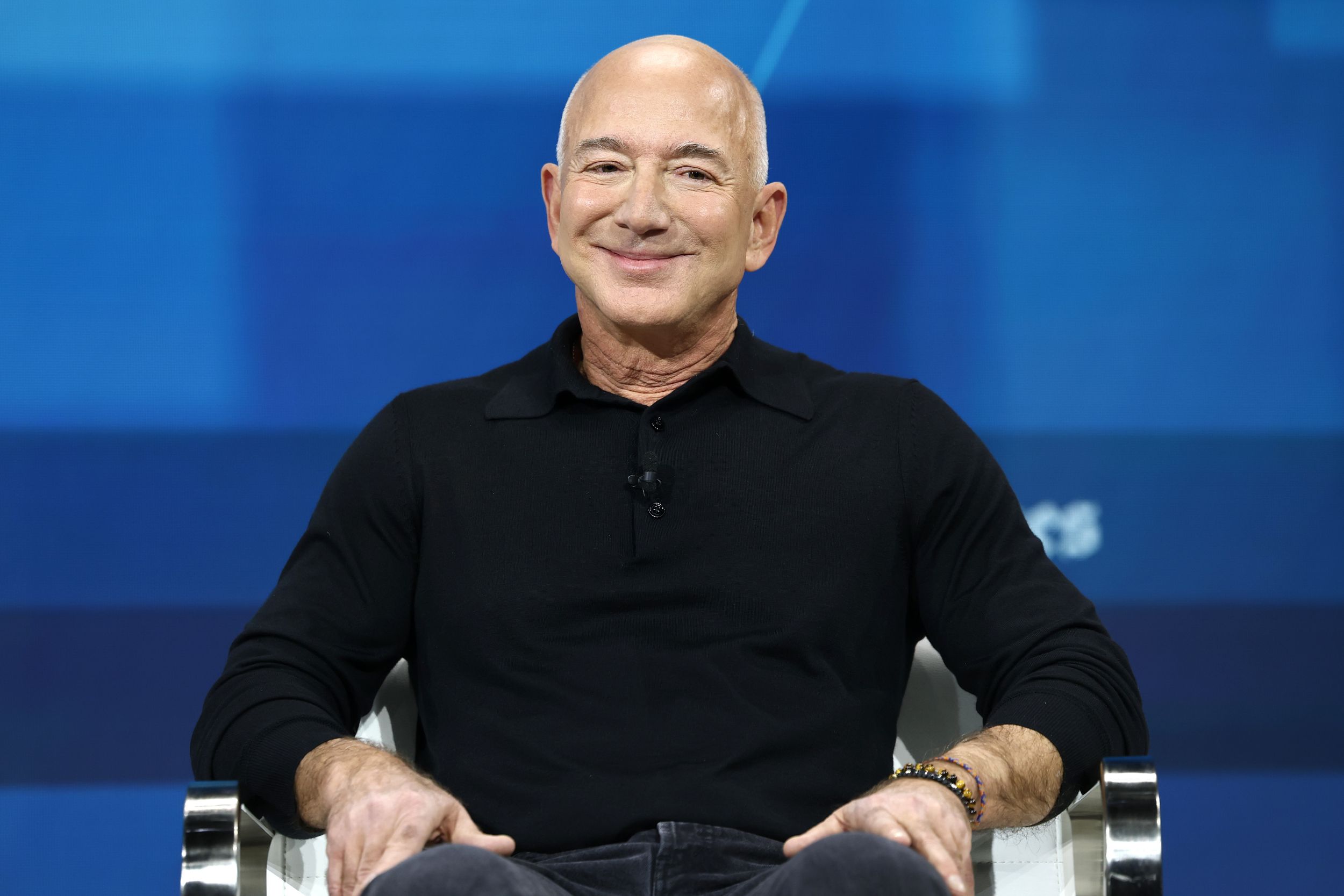 Internet Roasts Jeff Bezos For Washington Post Opinion…