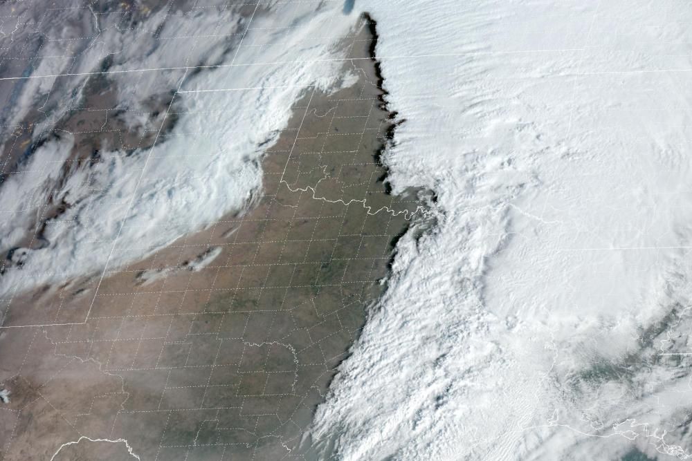 ‘Unusually strong’ storms bring risk of tornadoes and…