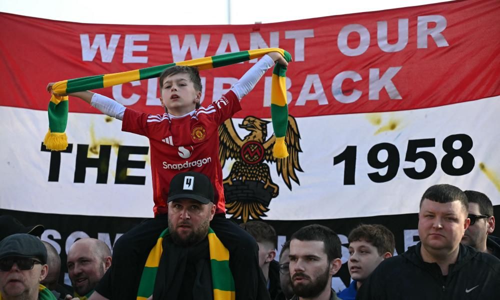 Thousands of Manchester United fans protest against…