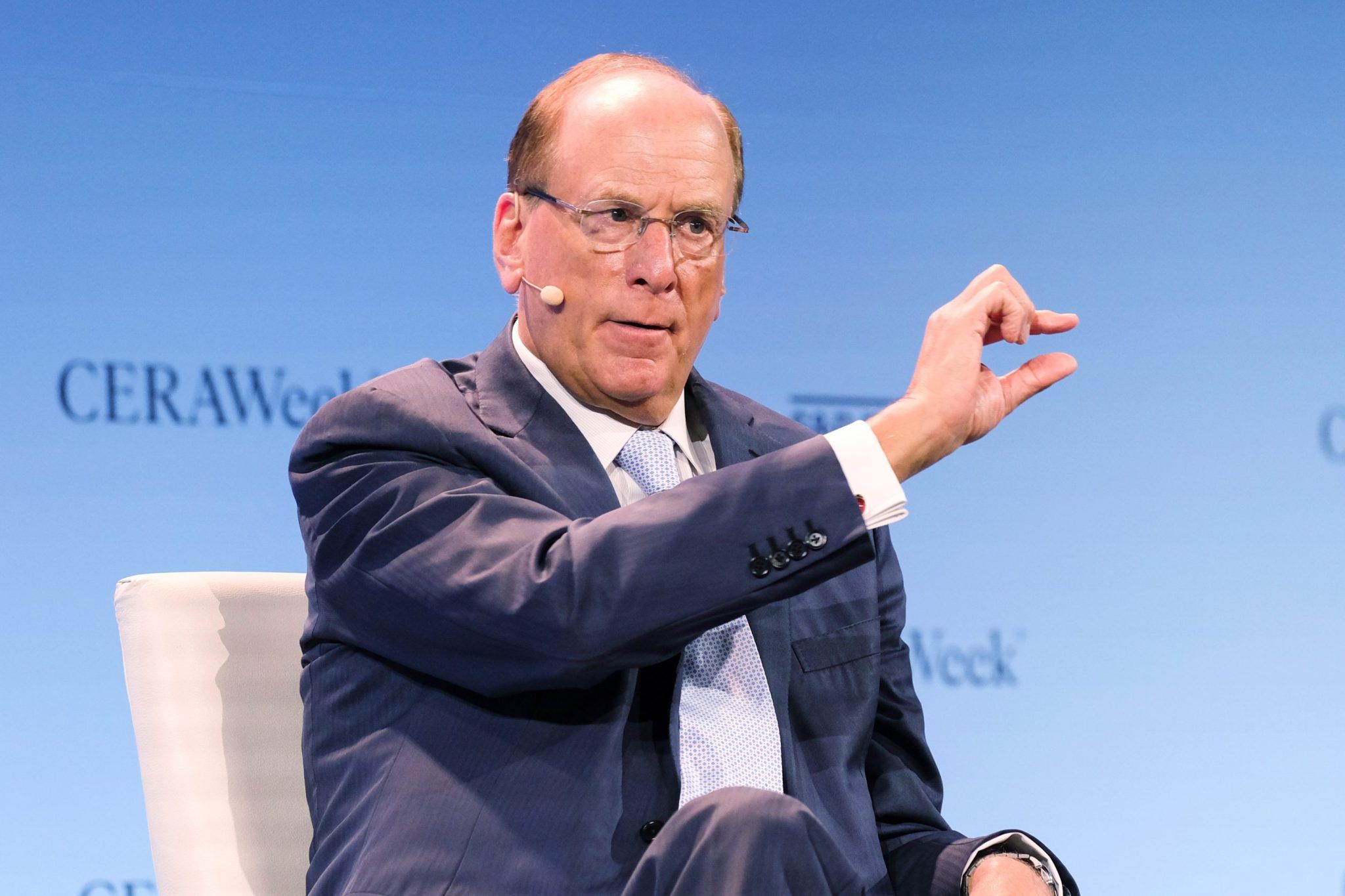 BlackRock CEO sounds the alarm to Trump on the…