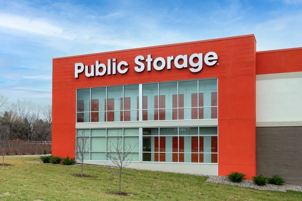 Is Public Storage Stock Outperforming the Dow?