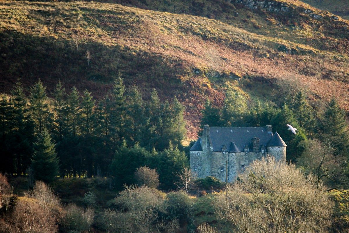 Private island and fairytale Highlands castle rank…