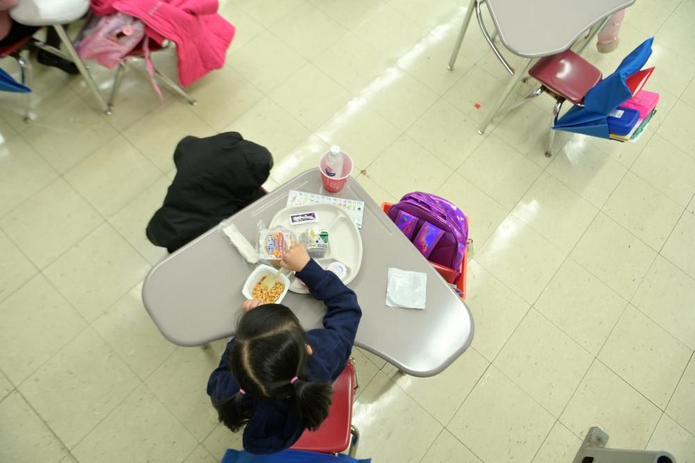 Local food for schools helps farmers and kids. So why…