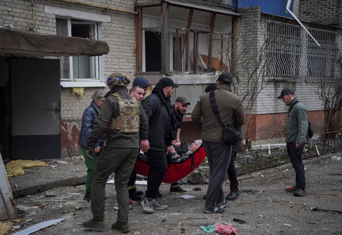 Russian missile hits hospital in Ukraine as US holds…