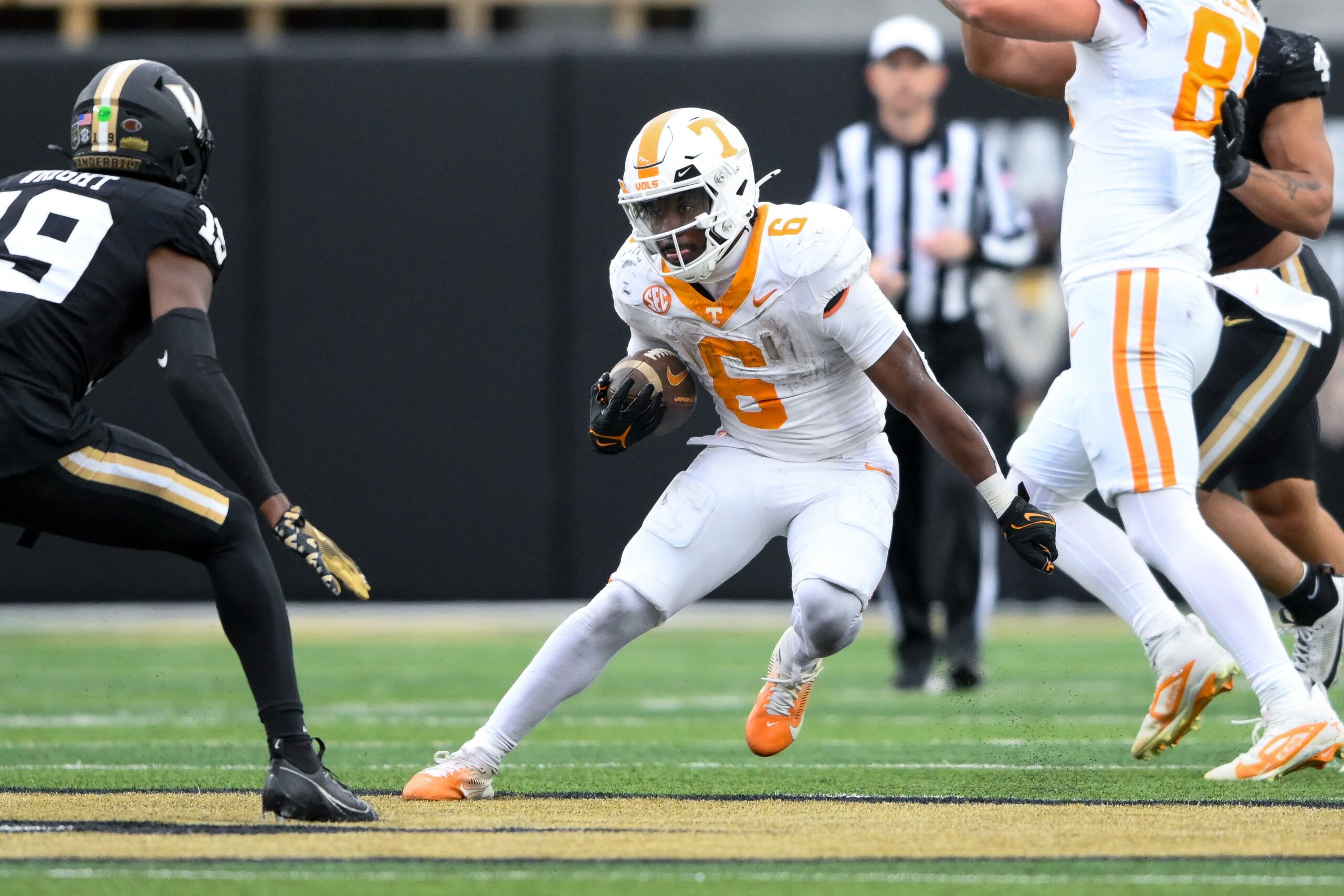 2025 NFL Draft Scouting Report: RB Dylan Sampson,…