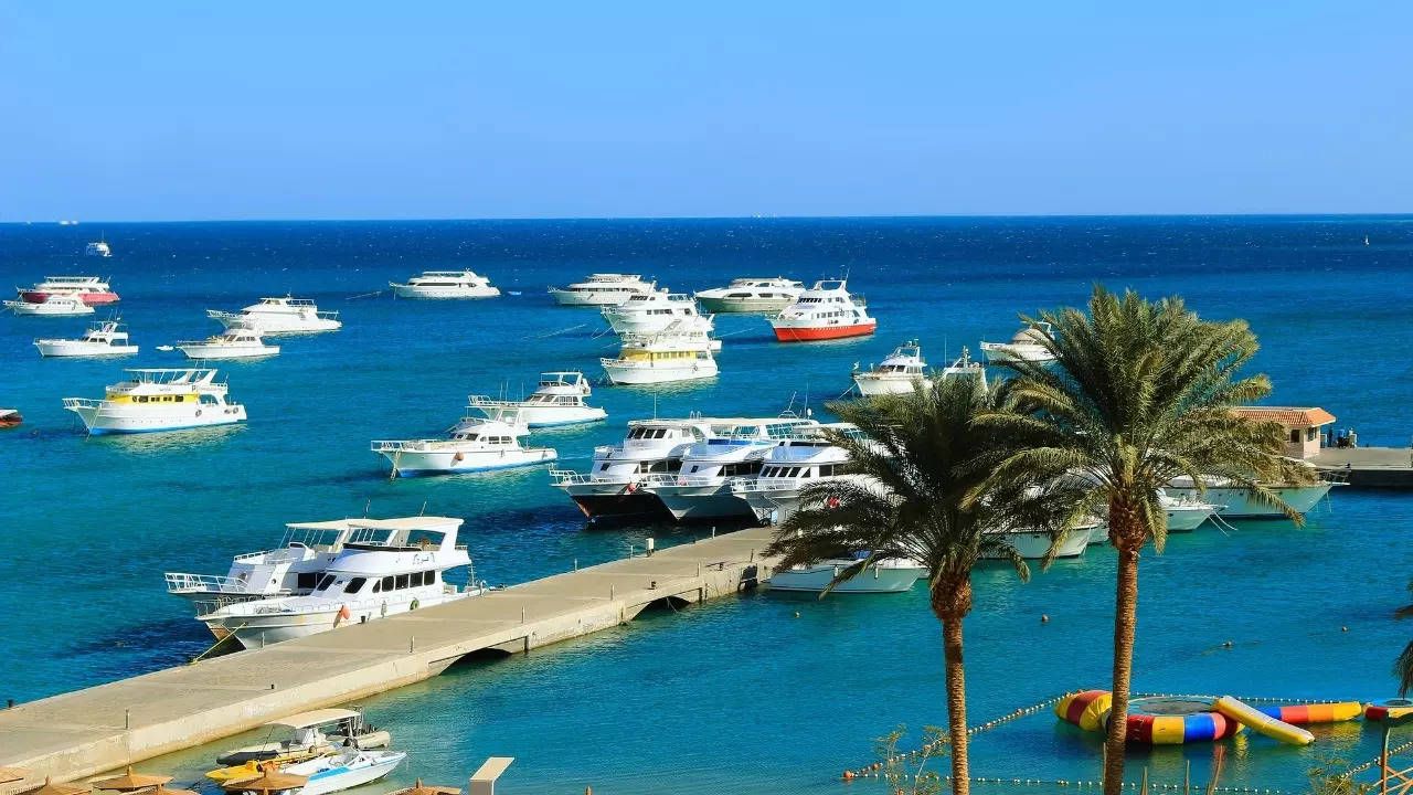 Tourist submarine sinking shocks Egypt’s Red Sea coast