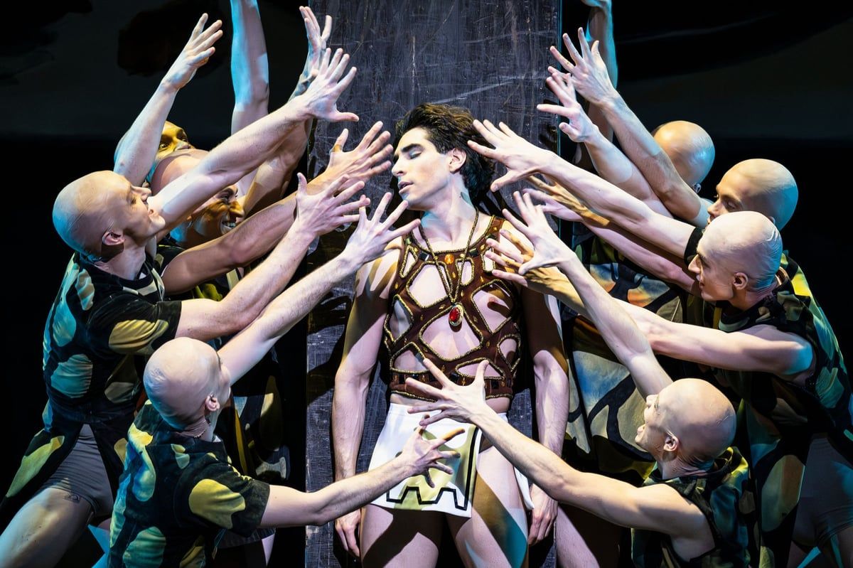 Balanchine: Three Signature Works (Royal Ballet)…