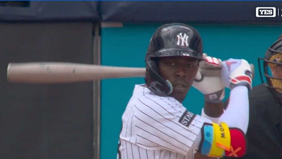 Sports Illustrated - Yankees' Weird New 'Torpedo' Bats…