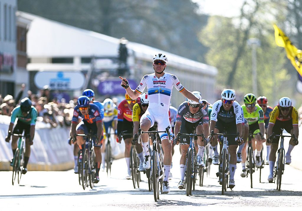 Scheldeprijs: Tim Merlier beats Jasper Philipsen by a…
