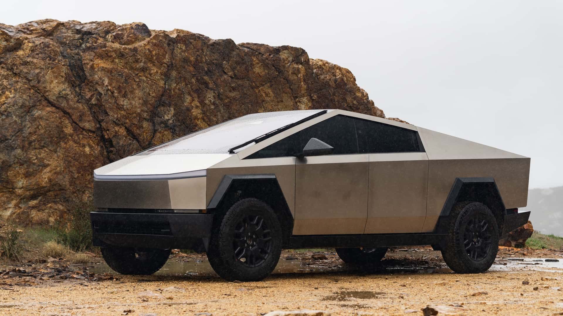 Tesla Cybertruck With 350-Mile Range, Lighter Weight…