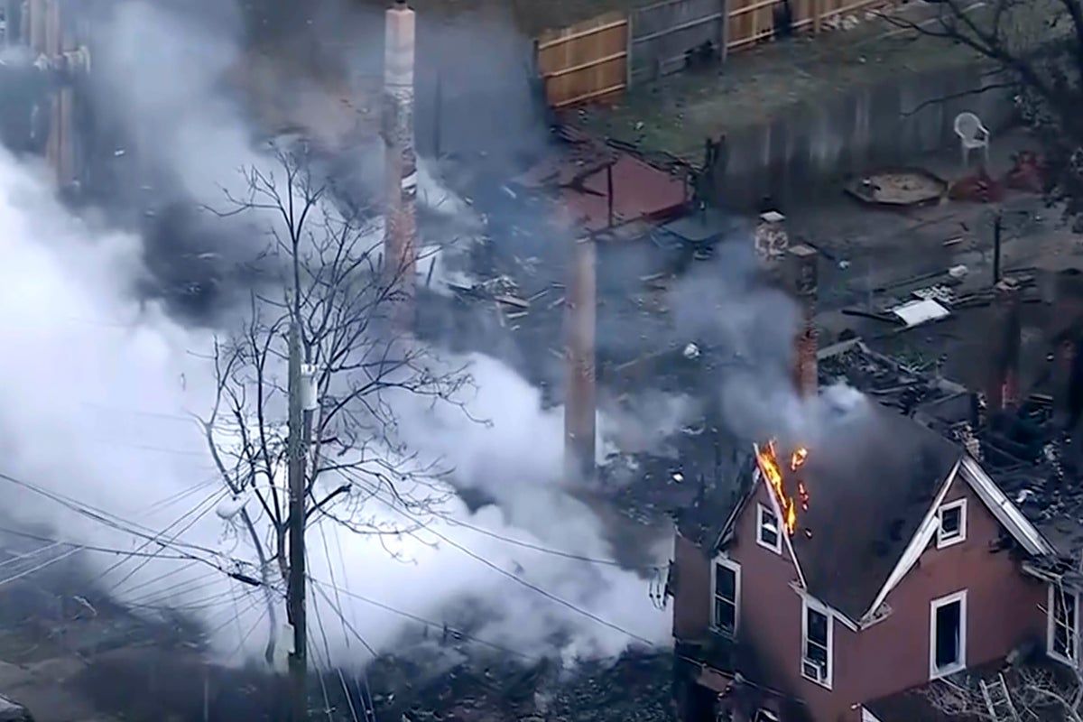 Fire that swept through New Jersey neighborhood,…