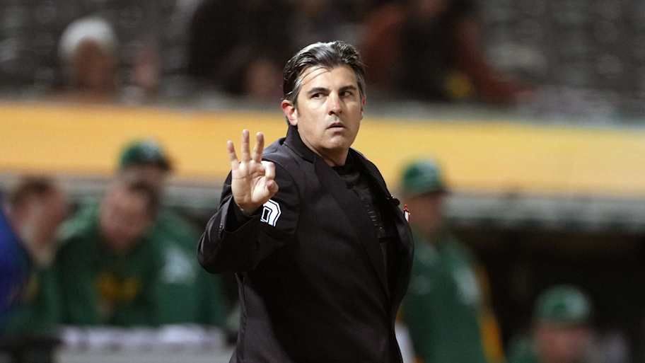 Sports Illustrated - MLB Umpire Cards Second-Ever…