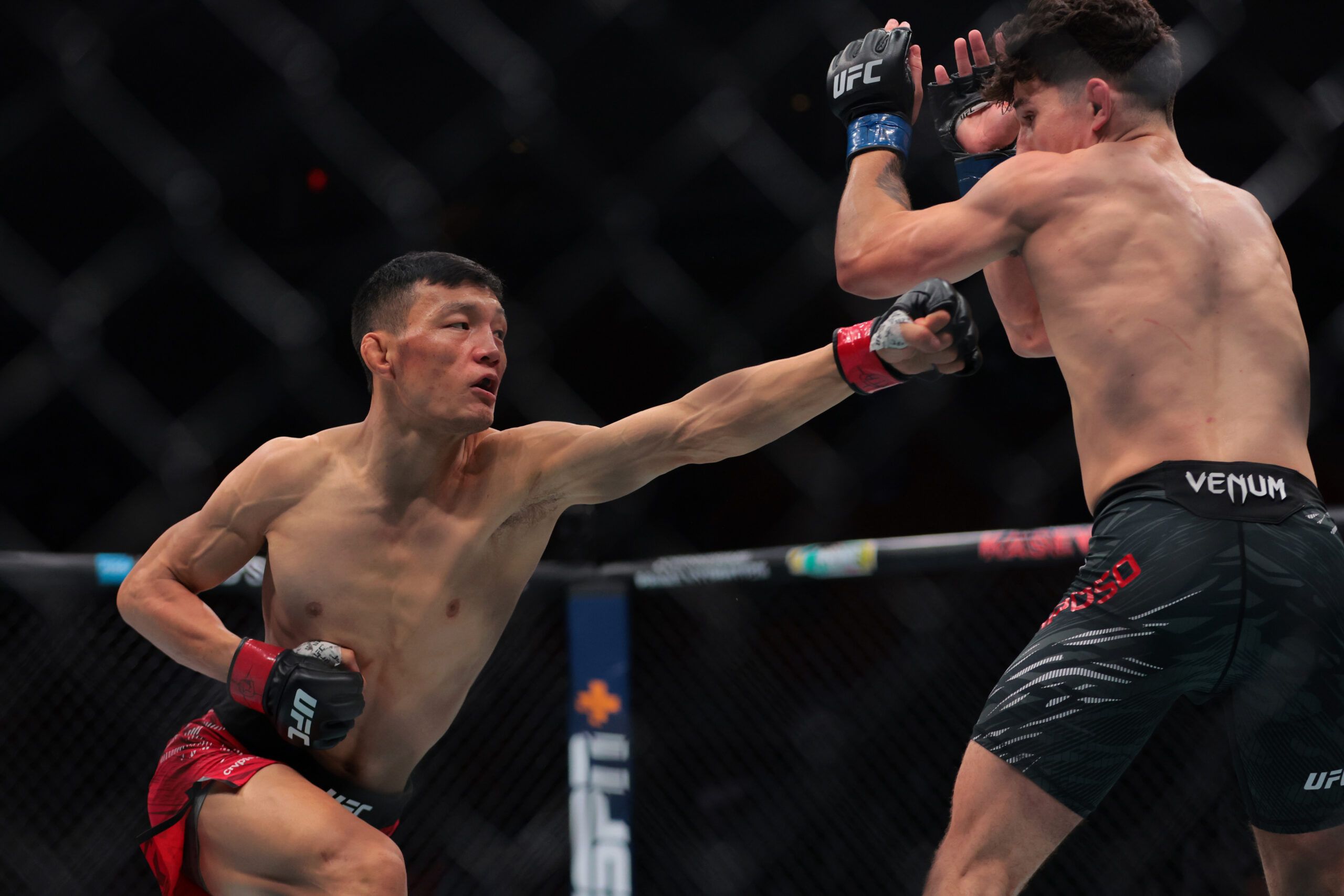 Su Mudaerji def. Mitch Raposo at UFC 314: Best photos