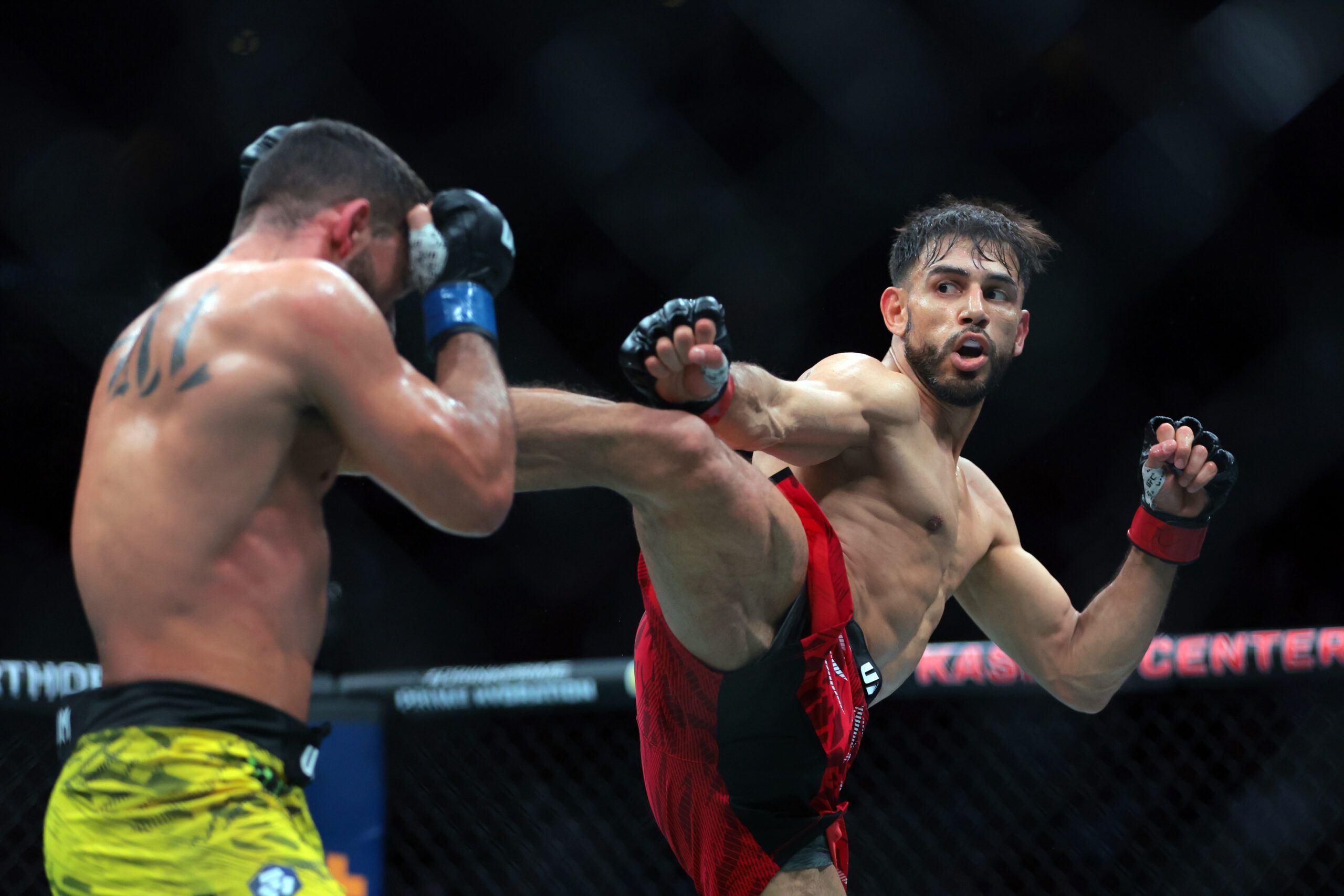 UFC 314 results: Yair Rodriguez spoils debut of…