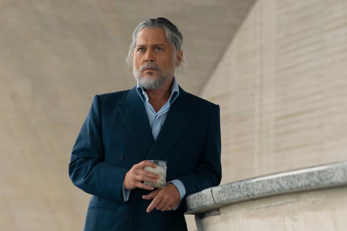 Johnny Depp sports ‘silver fox look’ in latest…