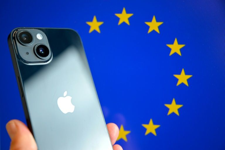 EU Slaps Fines On Apple And Meta, Risking Trump Fury