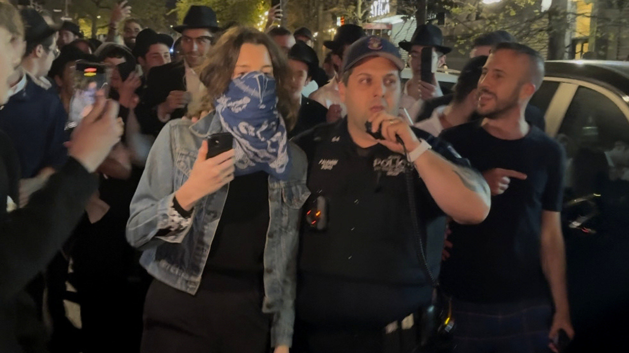 Brooklyn Woman Chased & Attacked By Crowd Of 100 Men…