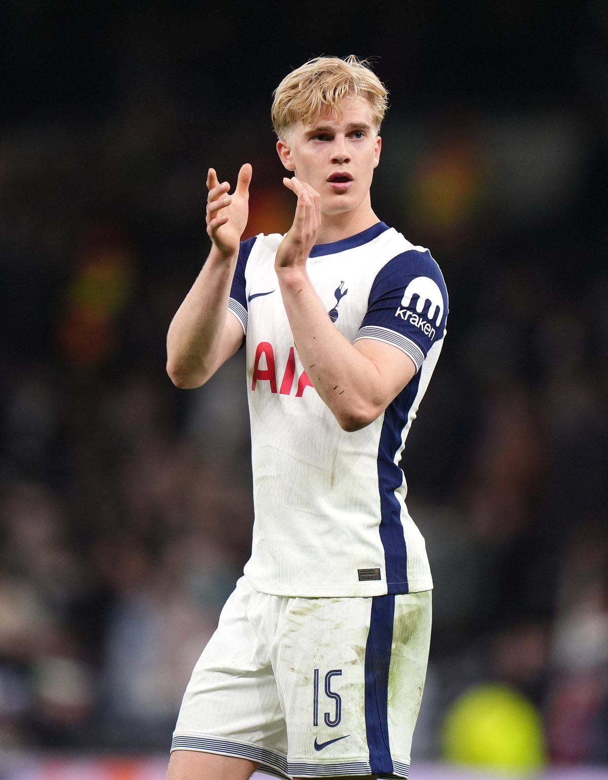 Lucas Bergvall signs new Tottenham contract before…