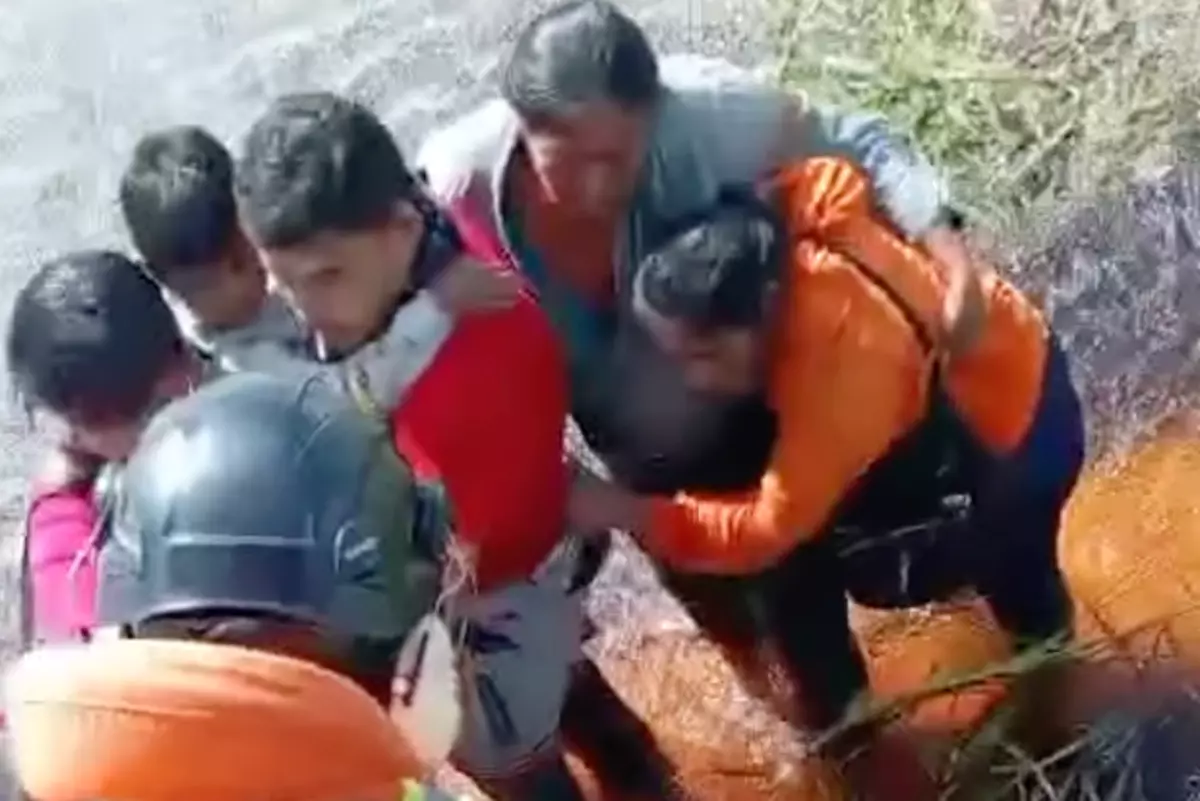 Miracle rescue of plane crash survivors from…