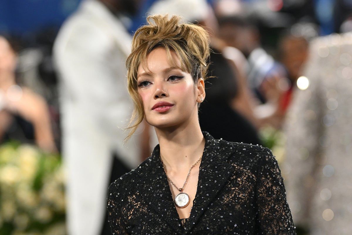 Did White Lotus star Lisa Manobal really wear Rosa…