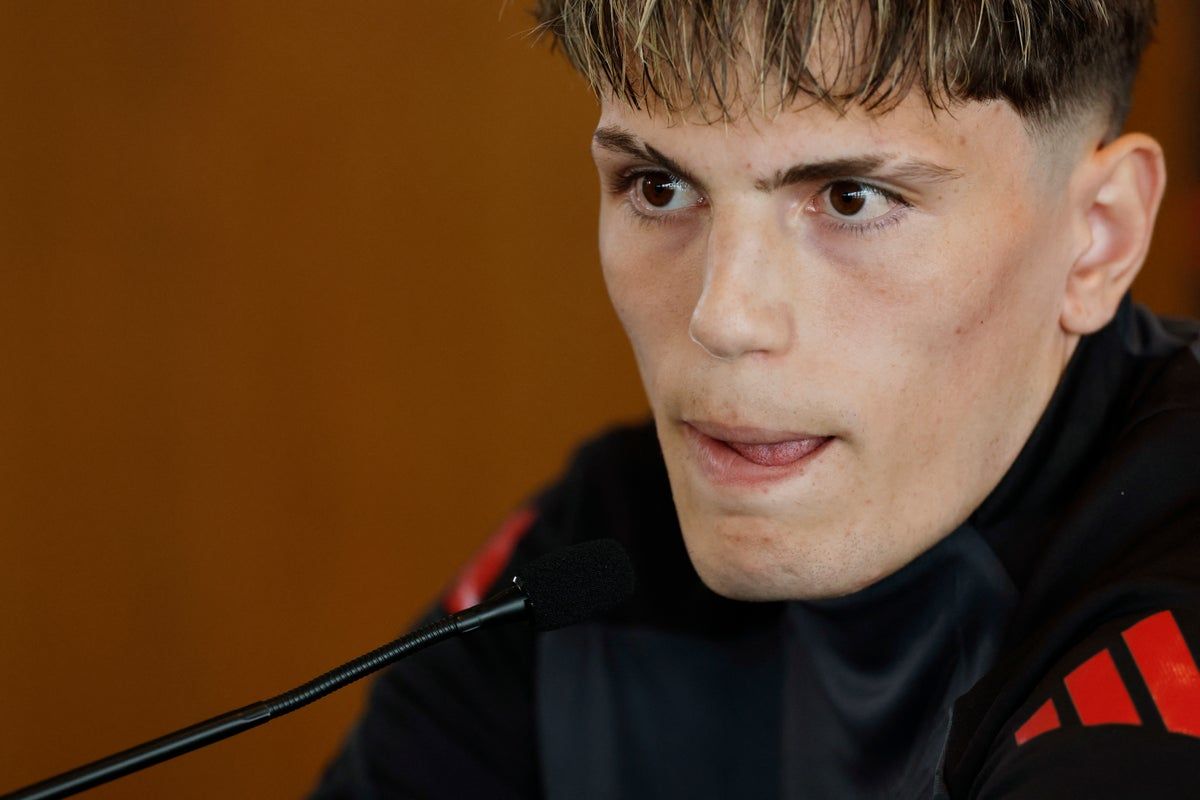 Alejandro Garnacho clarifies Manchester United future…