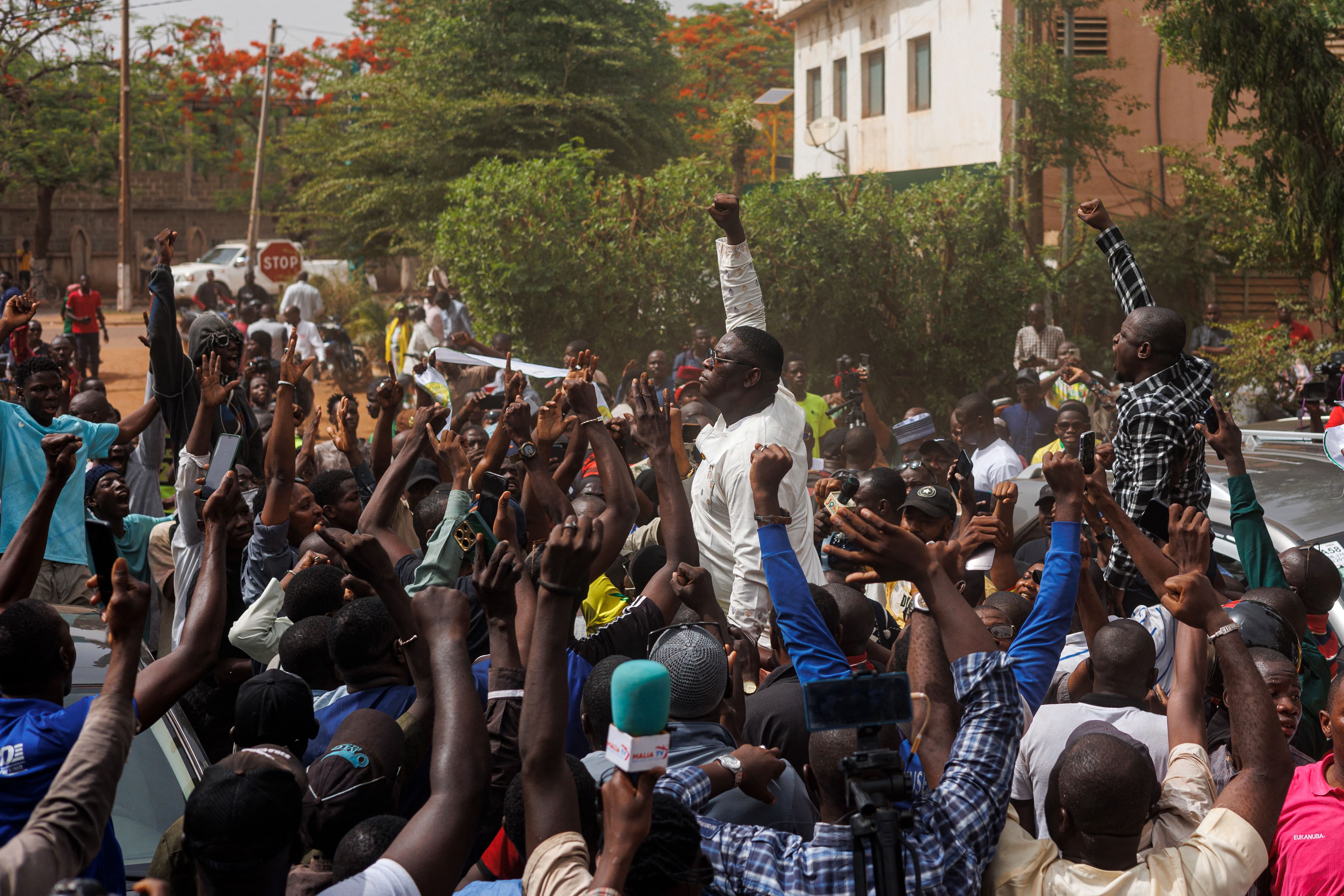 ‘A step too far’: Mali military’s move to hold on to…