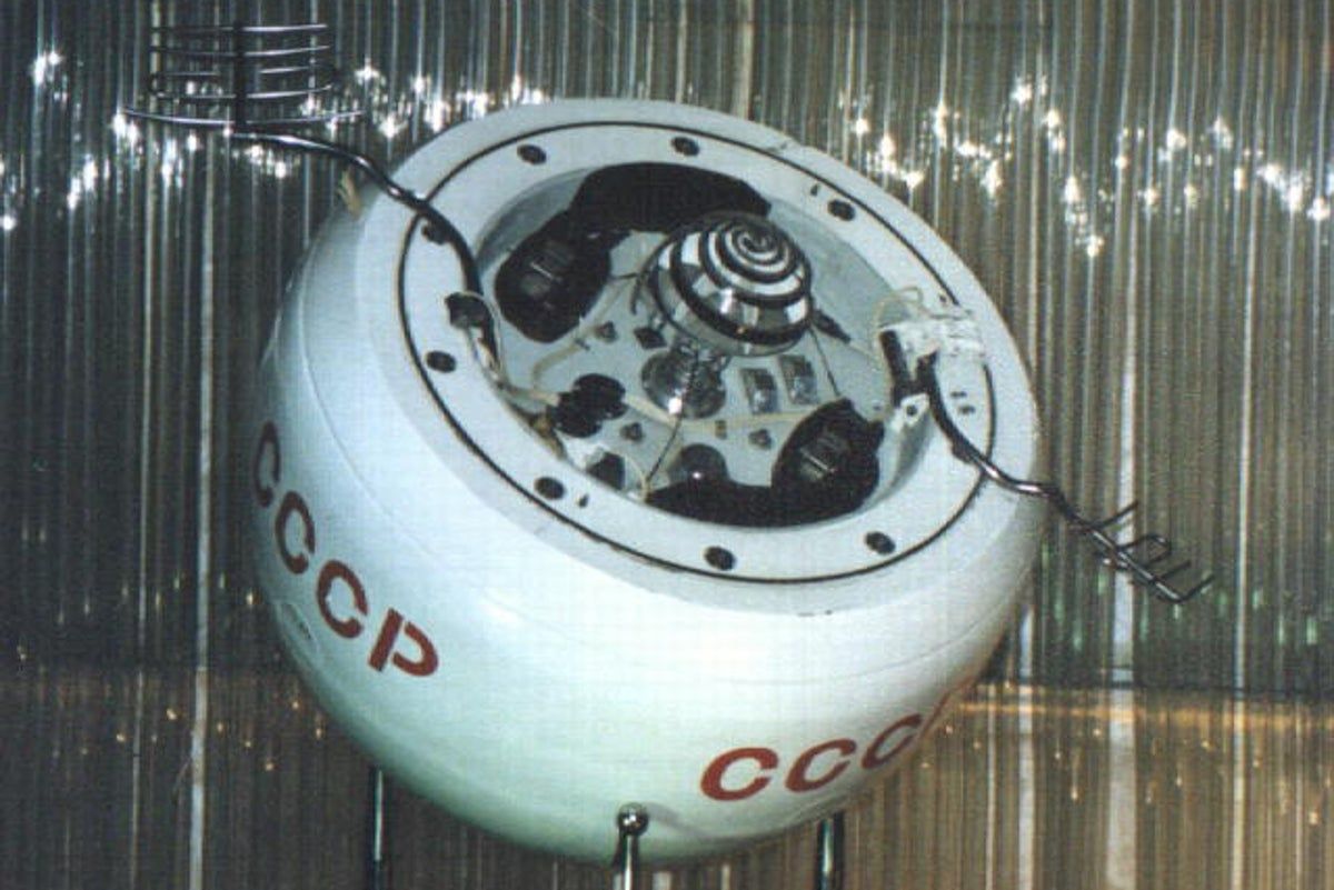 A Soviet spacecraft is just about to crash into Earth…
