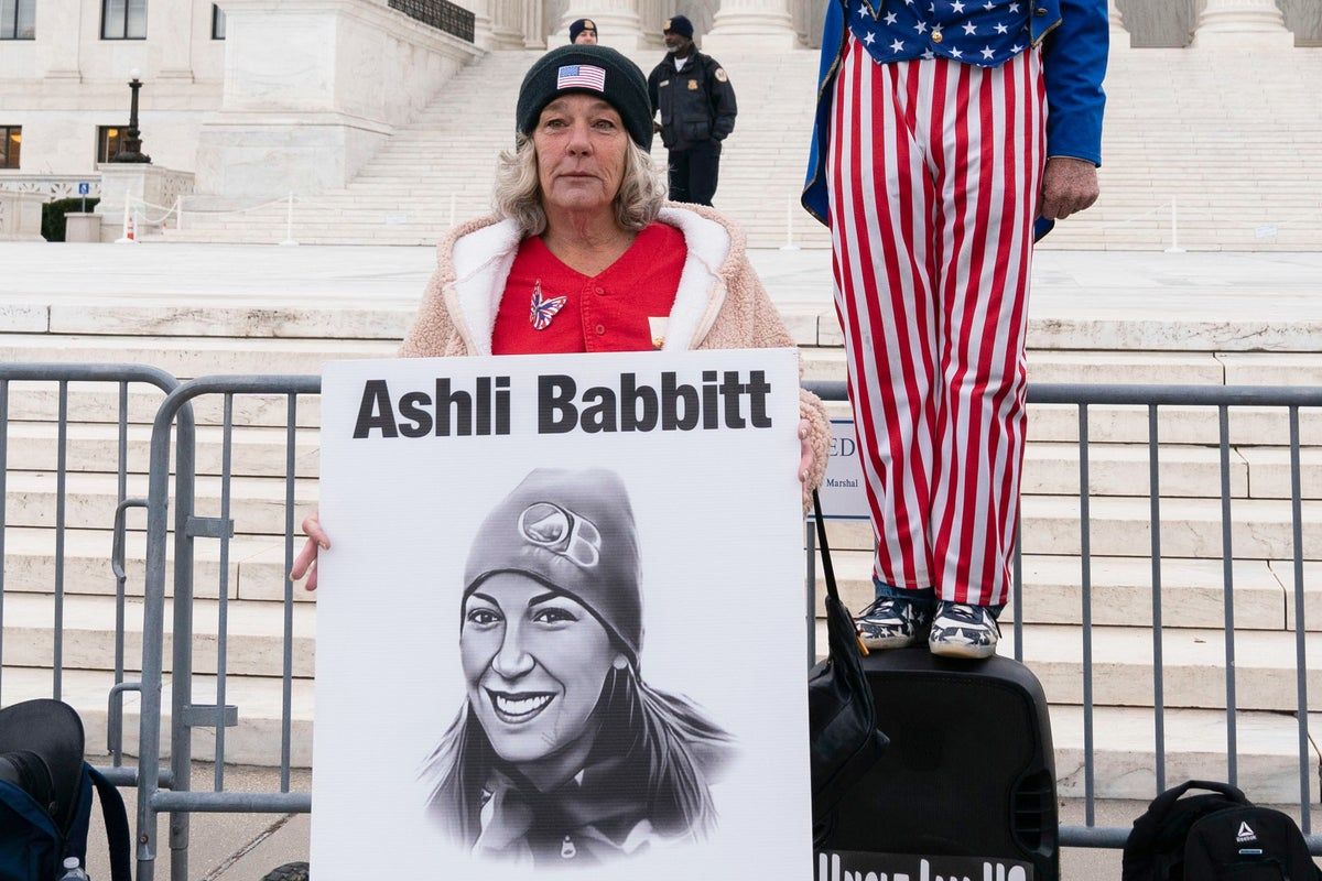 War hero forced to hide during Jan 6 chaos condemns $5…