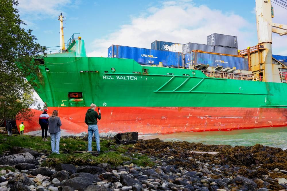 ‘It was so unreal’: Norwegian man wakes to cargo ship…