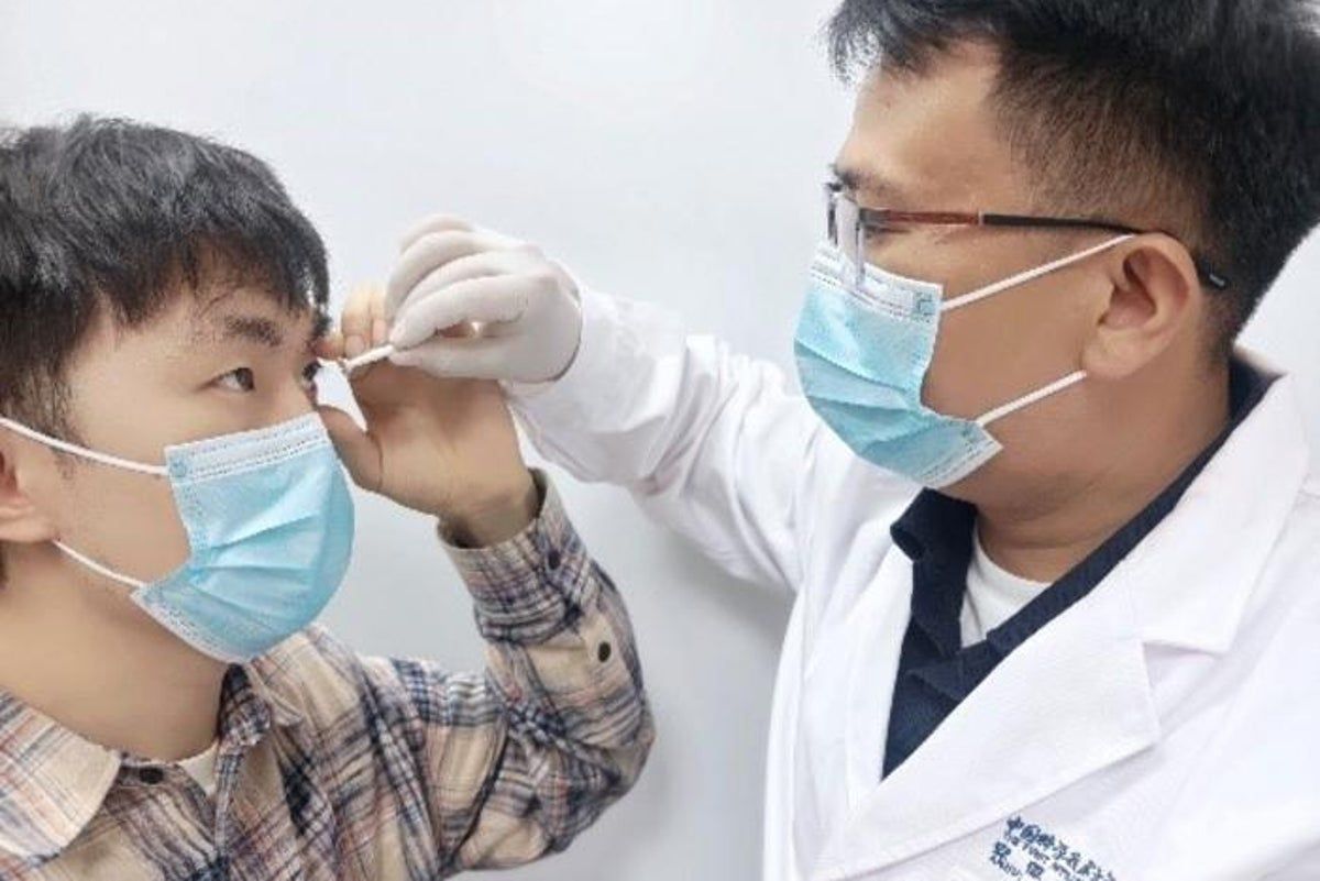 Groundbreaking new contact lens lets people see even…