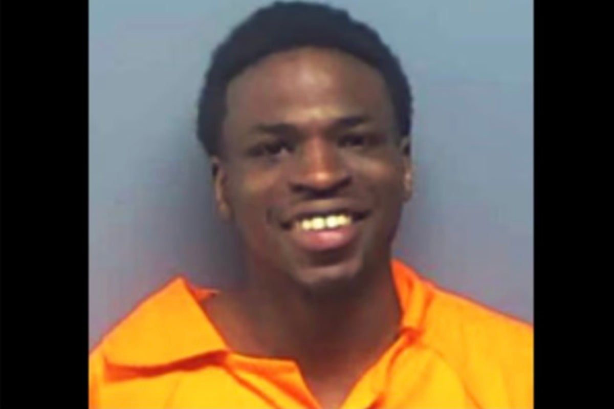 Louisiana jail sees a murder suspect scale the fence…