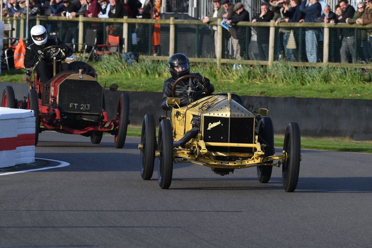 Historics racer Julian Grimwade dies in crash at…