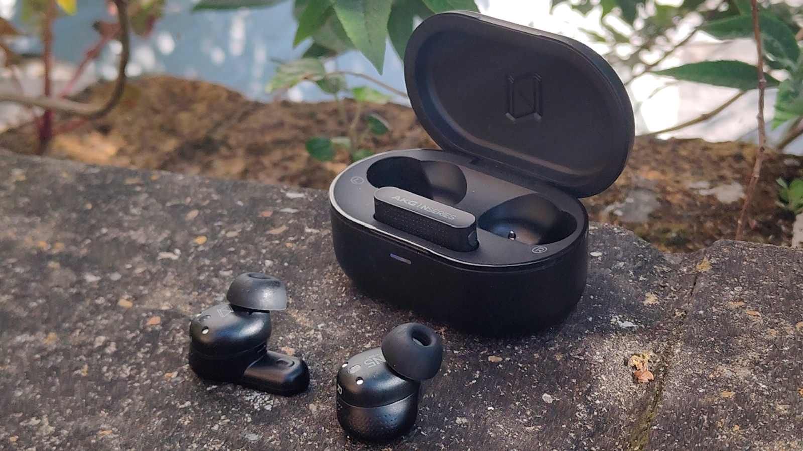 I tested AKG's N5 Hybrid earbuds, and I was so…