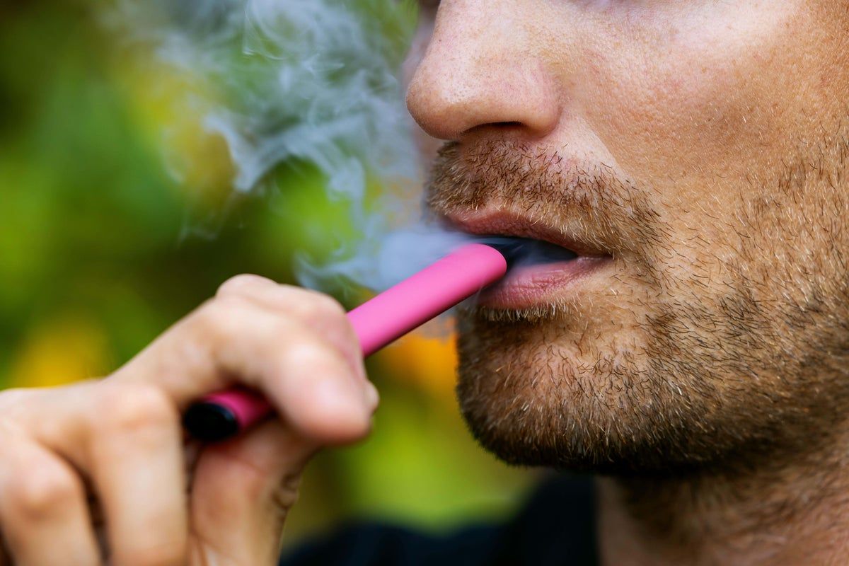 Warning issued to disposable vape owners before UK ban