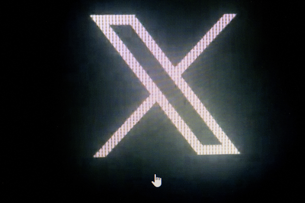 Elon Musk unveils XChat private messaging tool with…