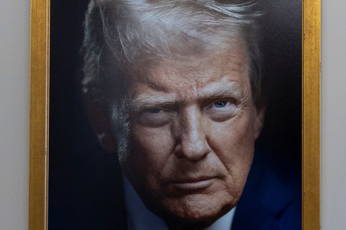 New Trump portrait ends decades-long tradition