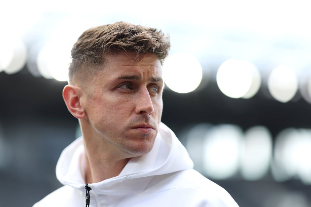 Tom Cairney offered new Fulham contract as midfielder…