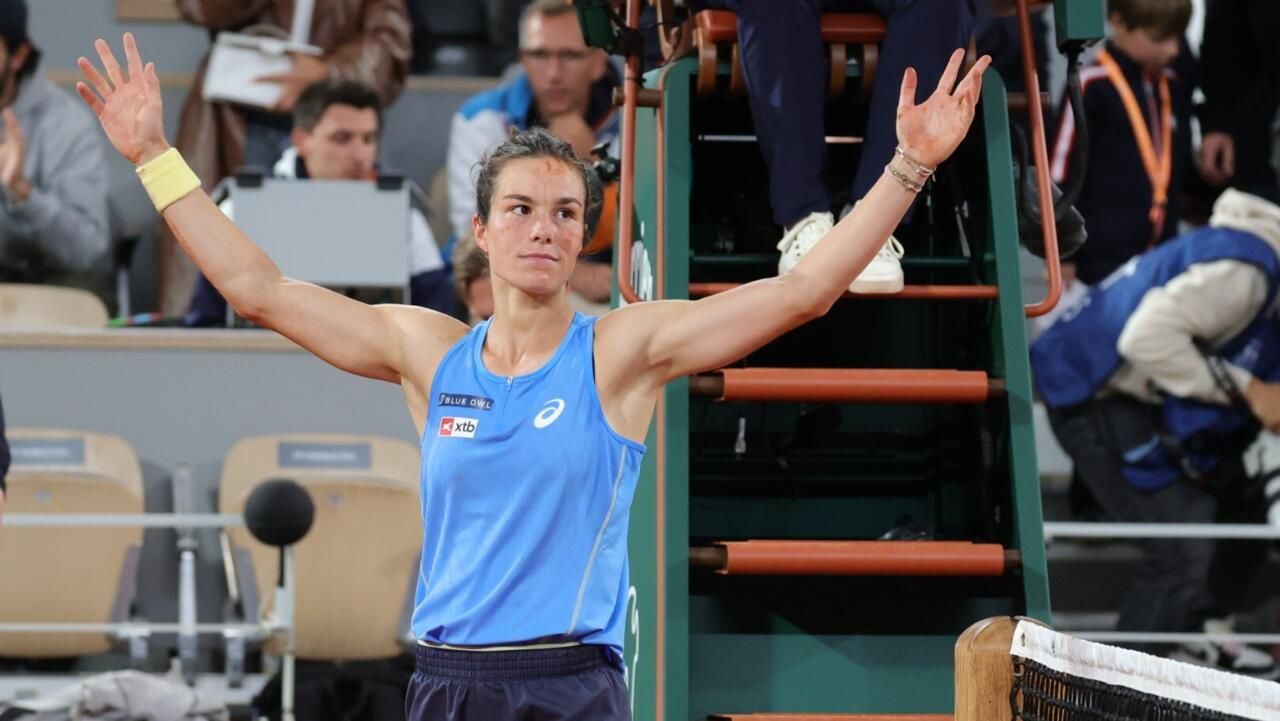 Boisson shocks sixth seed Andreeva to reach French…